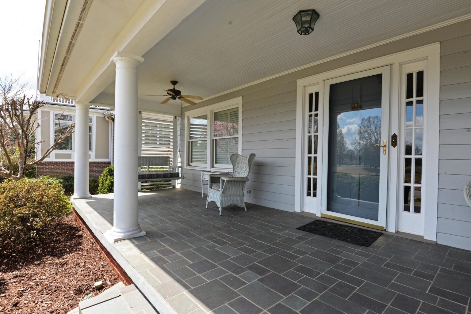 35 Front Porch "Tile" Ideas in Various Styles to Elevate Your Home's ...