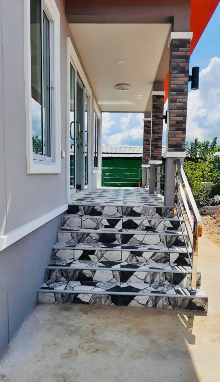 39 Front Step Tile Ideas to Boost Your Home's Curb Appeal