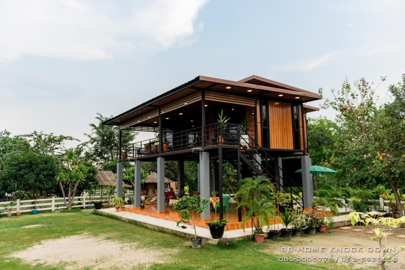 Cool Prefabricated House on Stilts With Open Living Area and Spacious ...