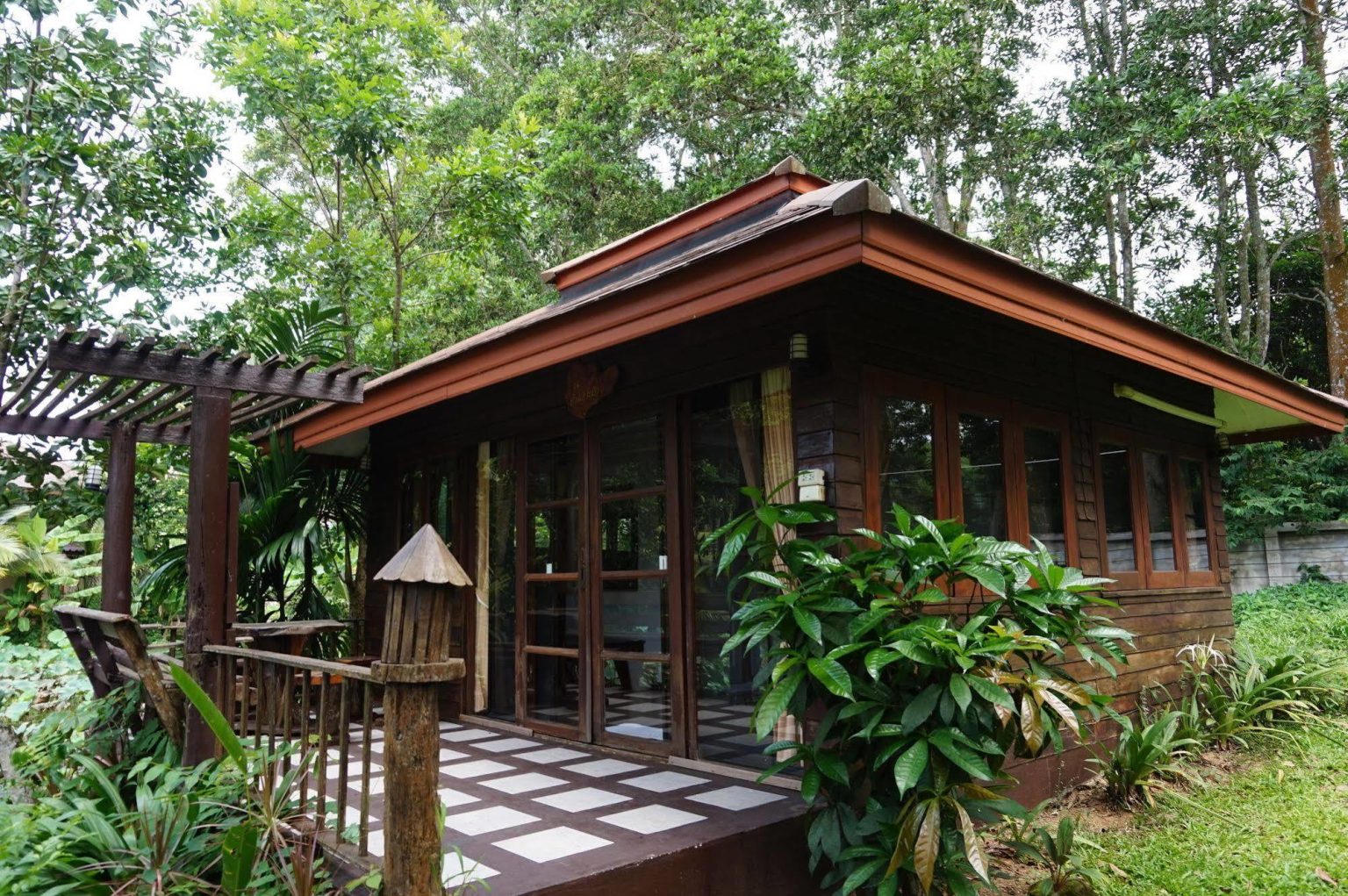 67 Resort-Style Wooden House Ideas, Perfect for Your Relaxing